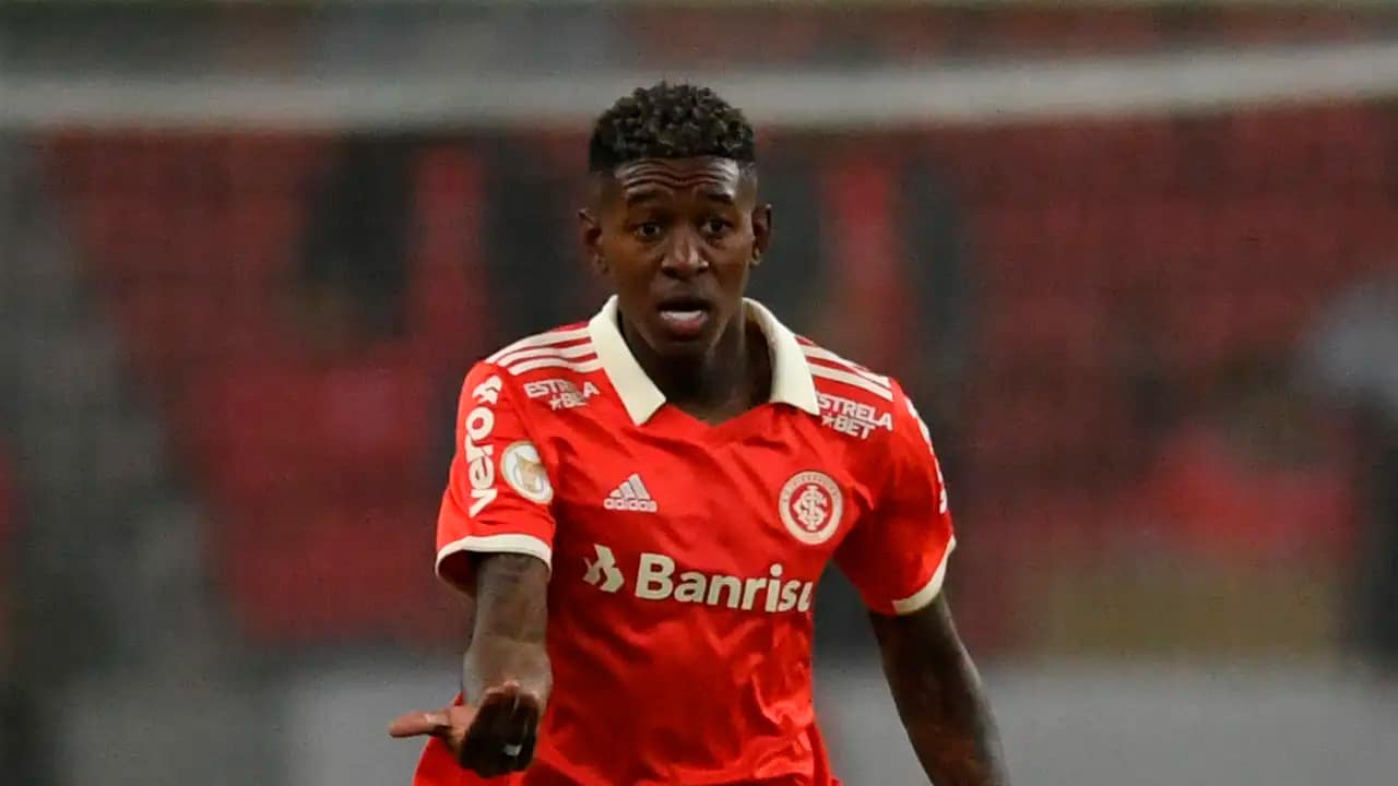 Cruzeiro avança em negociação com o Internacional por Vitão