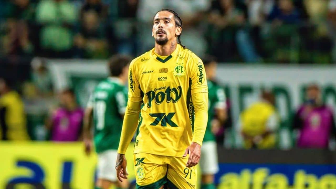 Chico da Costa já treina, mas anúncio atrasa; entenda