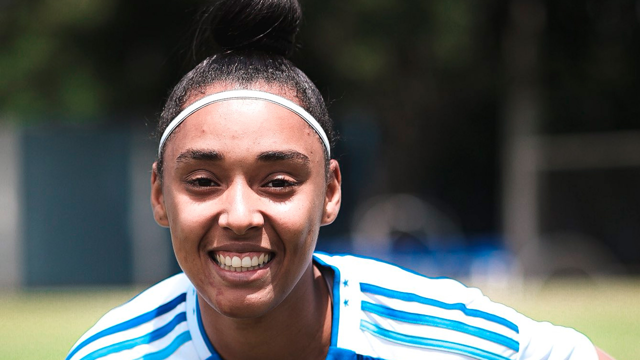 Cruzeiro anuncia a contratação de lateral ex-Internacional